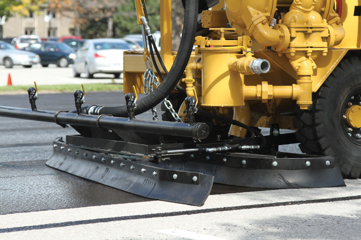 Asphalt Sealcoating Basics for Longer-Lasting Pavement